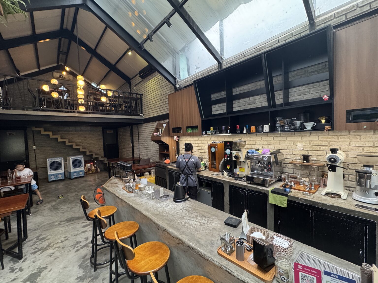 Brewman Coffee Da Nang｜コーヒー好き必見！スペシャルティと開放感が魅力のロースタリーカフェ